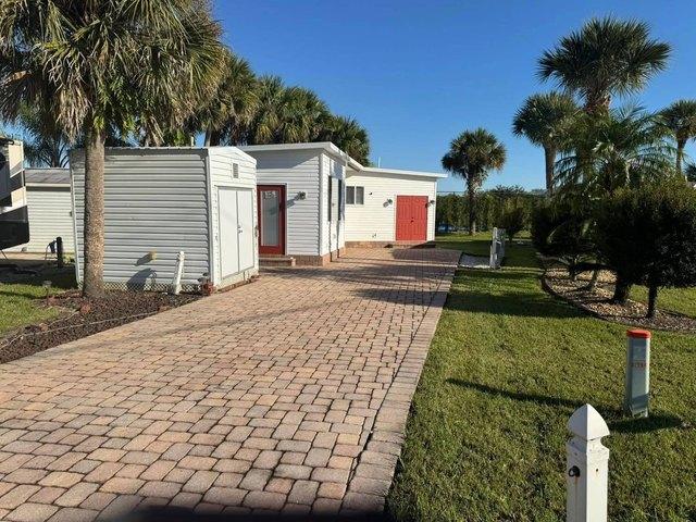 152 Plantation Dr, Titusville, FL 32780