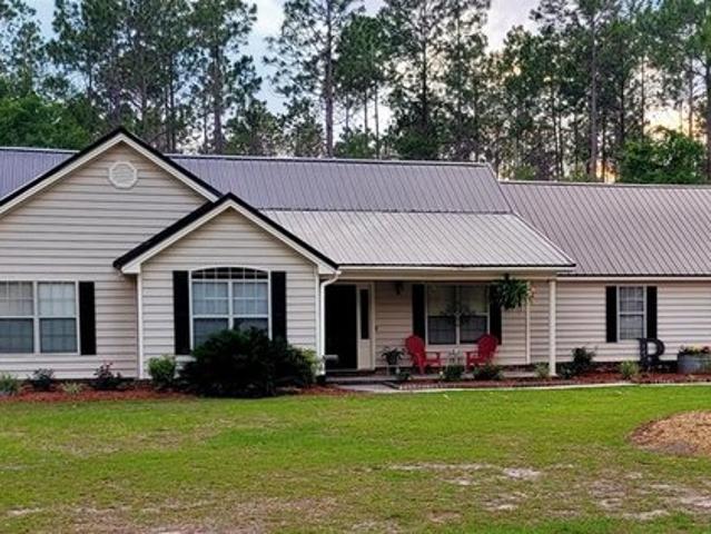 152 Riverside Dr, Douglas, GA 31535