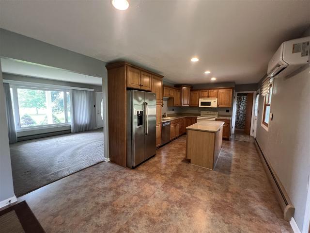 152 W Chicago Road