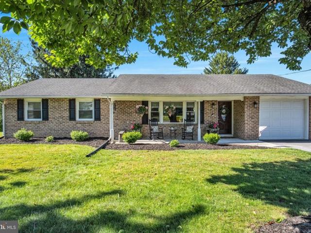 152 W Middlesex Dr, Carlisle, PA 17013