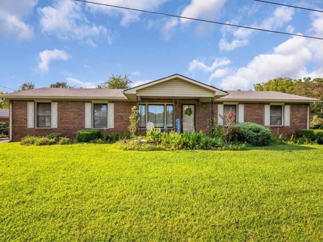 152 W Piney Rd, Dickson, TN 37055
