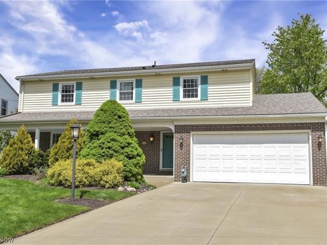 152 Woodridge Dr, Elyria, OH 44035