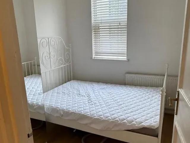 152 Warwick Road, London, W14 8QB, United Kingdom | 1 bed apartment for rent #131496987 | Rentberry
