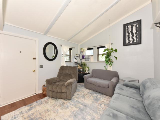 152 Wilson Ave