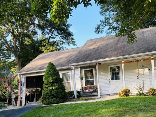 152A Laurance Ln Unit A, Ridge, NY 11961