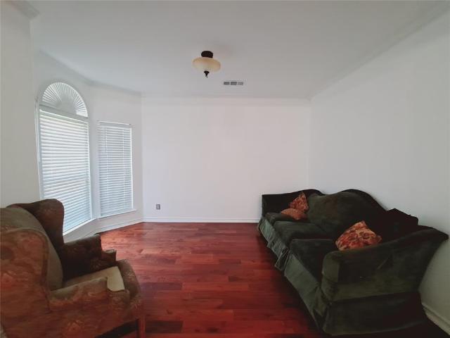 1534 Chapman Drive