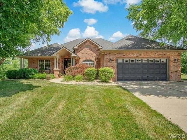 1534 Chesterfield Ct, Swansea, IL 62226
