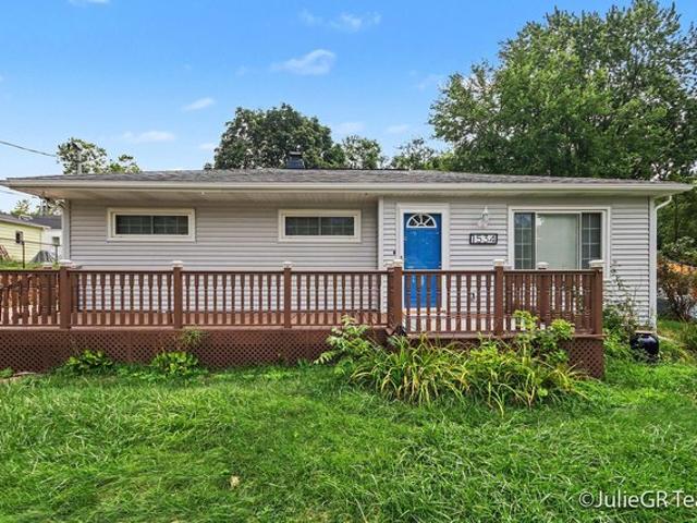 1534 Katrina Dr SE, Kentwood, MI 49508