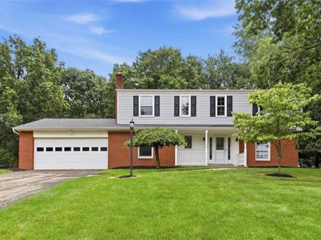 1534 King Charles Dr, Pittsburgh, PA 15237