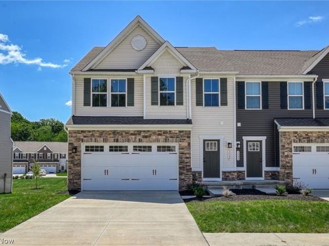 1534 Spruce Hill Dr, Stow, OH 44224