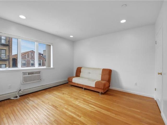 1534 West 7th Street # 3B