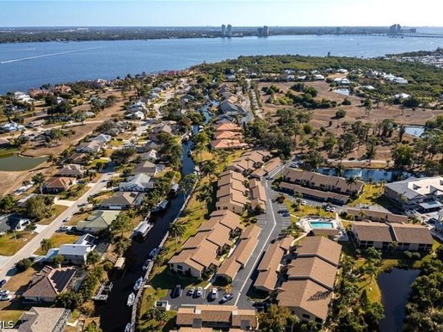 15350 Moonraker Ct Apt 305, North Fort Myers, FL 33917