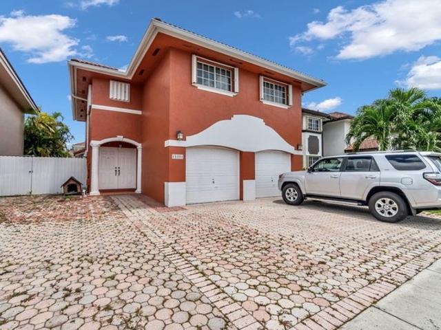 15351 SW 40th Ter, Miami, FL 33185