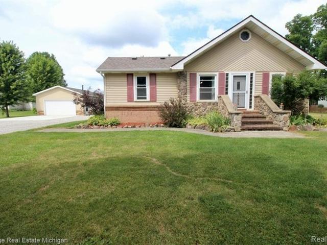 15352 Duffield Rd, Argentine, MI 48418