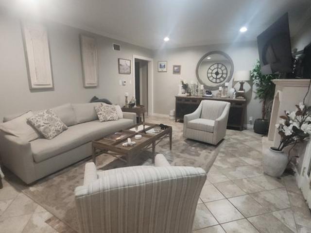 15358 Leadwell St, Van Nuys, CA 91406