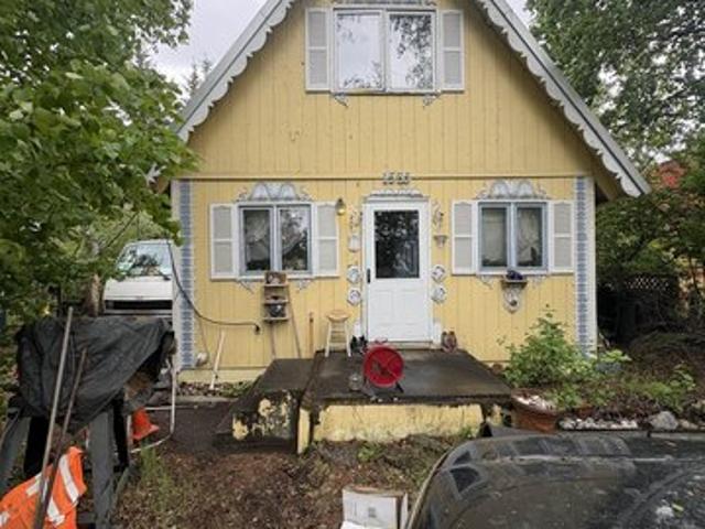 1535 Mary Ann St, Fairbanks, AK 99701
