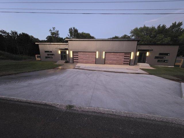 1535 and 1541 N Eisenhower St, Monett, MO 65708