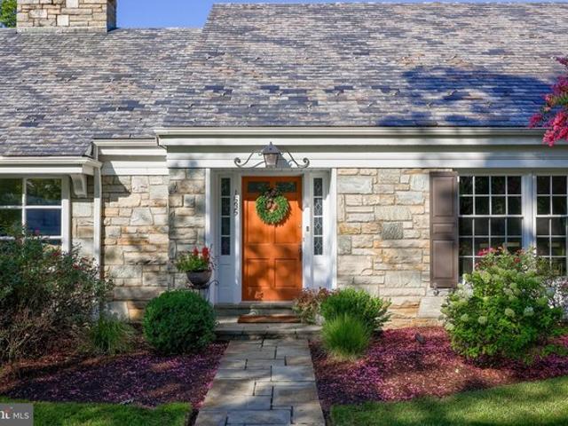 1535 Country Club Dr, Lancaster, PA 17601