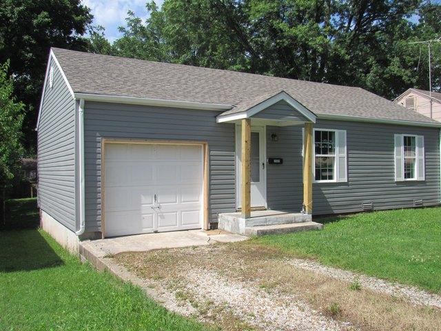 1535 E Livingston St, Springfield, MO 65803