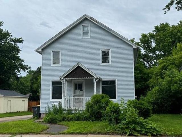 1535 Jefferson Ave, Waukesha, WI 53186