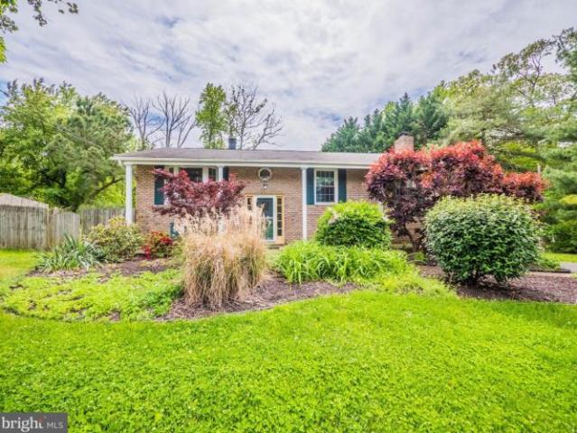 1535 Long Point Rd, Pasadena, MD 21122