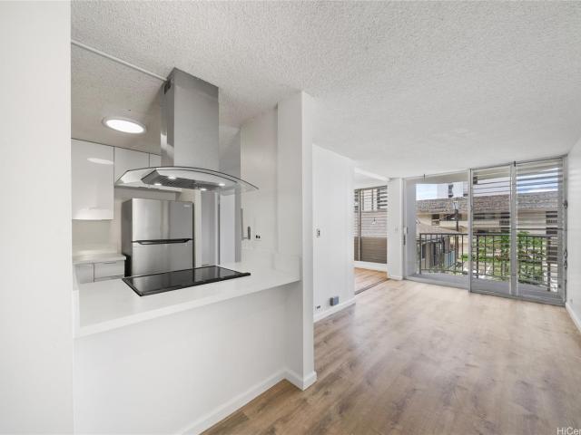 1535 Pensacola St, Unit 208, Honolulu, HI 96822 | MLS #202515 | Compass
