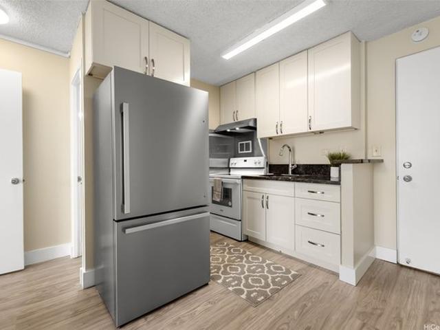 1535 Pensacola St Apt 910, Honolulu, HI 96822