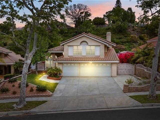 1535 San Almada Rd, Corona, CA 92882