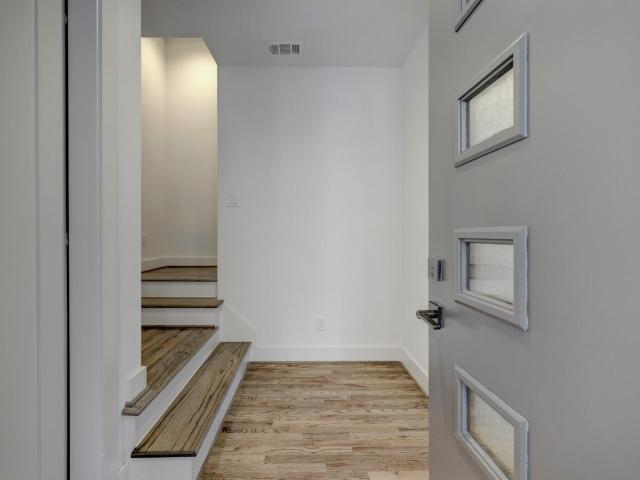 1535 W 24th Street C
