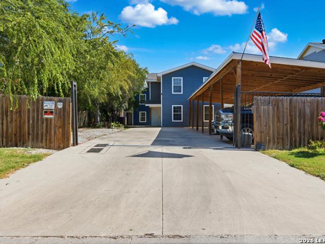 1535 W Laurel