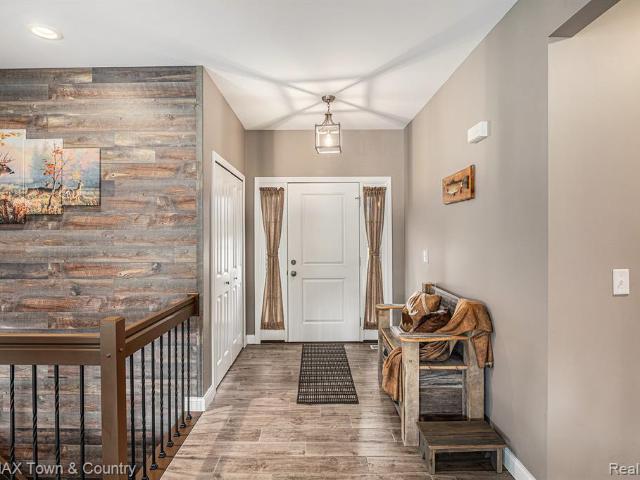 1535 Woodlake Lane