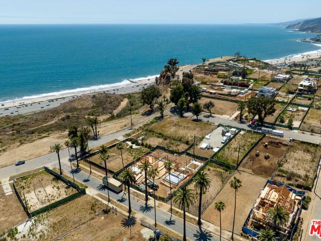 15363 Via De Las Olas