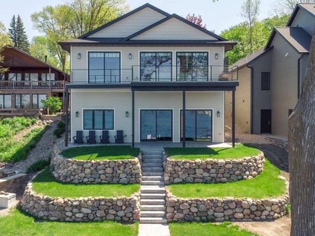 15365 th Ave, Spirit Lake, IA 51360