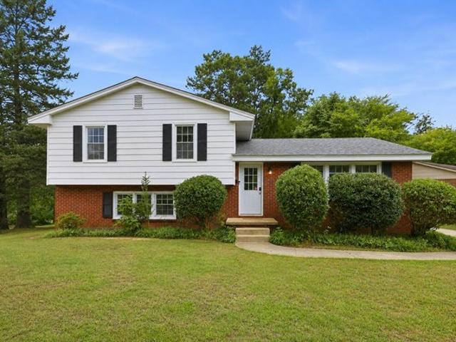 1536 N King Charles Rd, Raleigh, NC 27610
