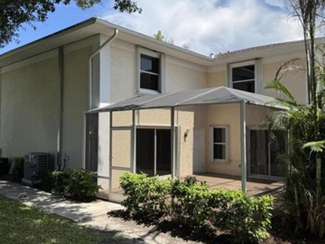 1536 N Lawnwood Cir Apt 3, Fort Pierce, FL 34950