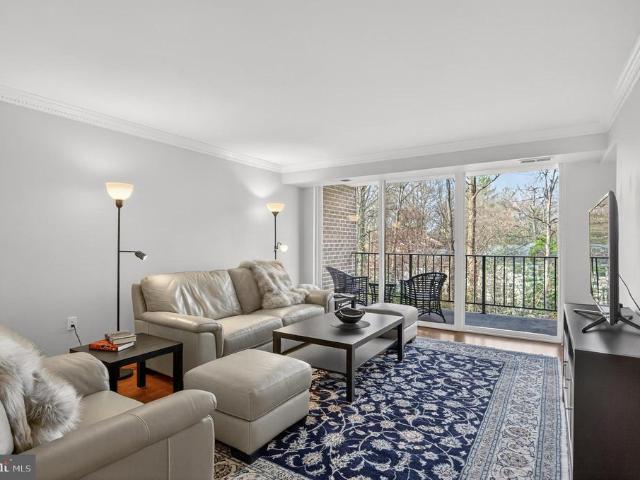 1536 Northgate Square # 21