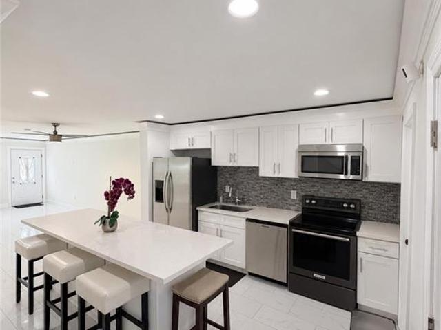 1536 Kings Road