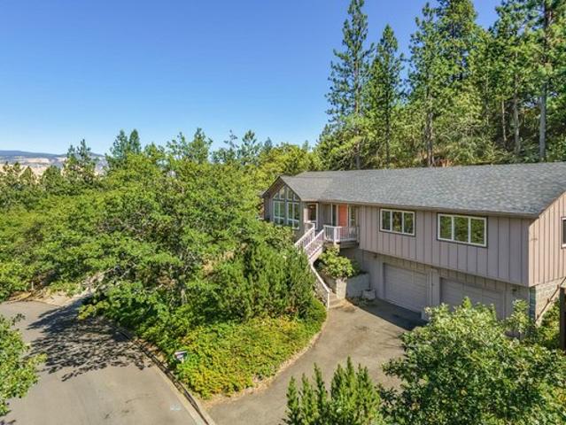 1536 Pinecrest Ter, Ashland, OR 97520