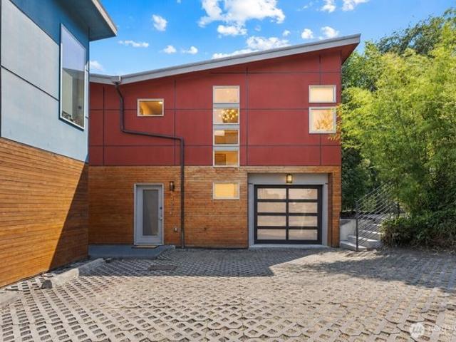 1536 Sturgus Ave S, Seattle, WA 98144