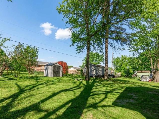1537 N Walnut Drive