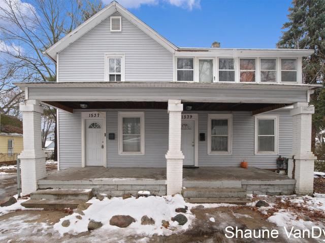 1537 Broadway Avenue