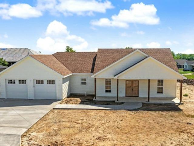 1537 Cedar Point Pl, Salina, KS 67401