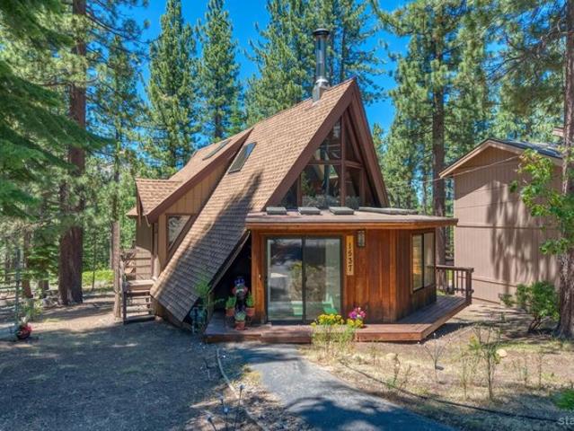 1537 Cherry Hills Cir, South Lake Tahoe, CA 96150