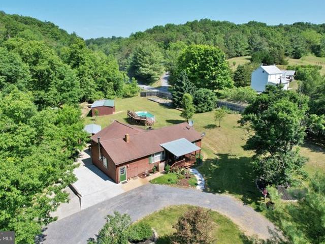 1537 Coal Mine Rd, Strasburg, VA 22657