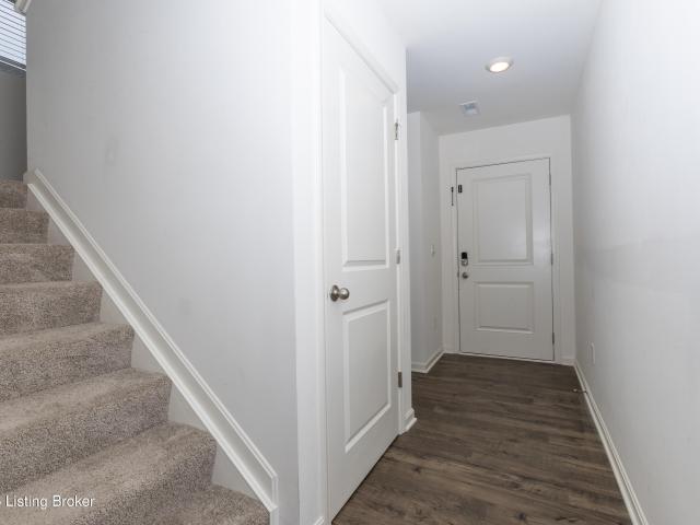 1537 Robin Rd