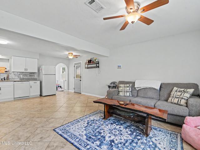 1537 S 10th Street