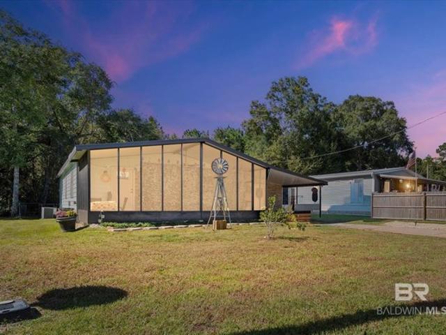 1537 Valencia Dr, Lillian, AL 36549