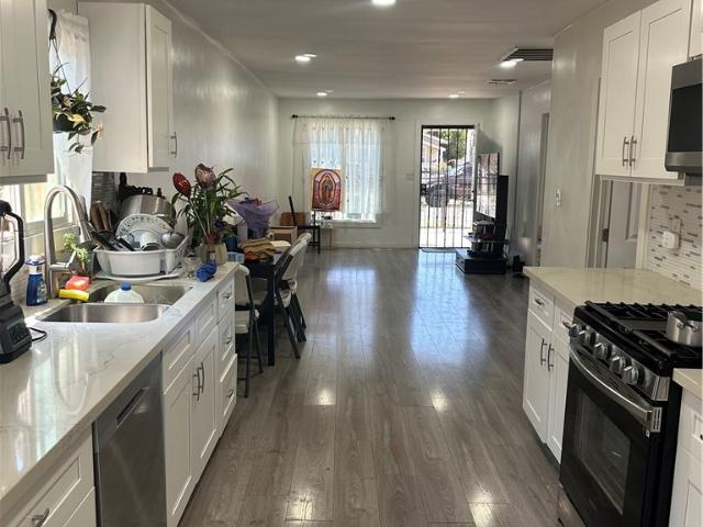 1537 W 60th