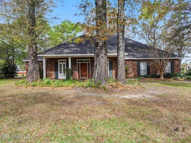 15383 Swan Lake Blvd, Gulfport, MS 39503