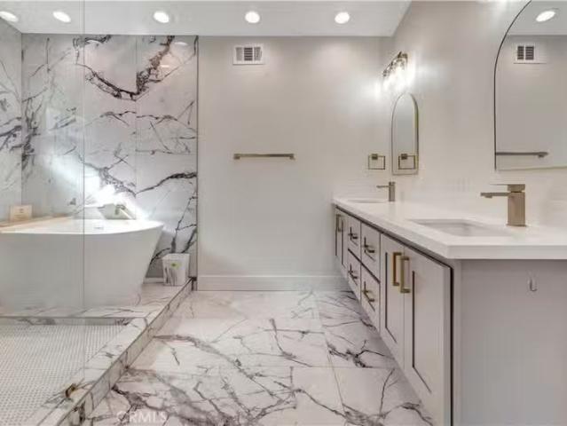 15382 Eiffel Circle, Irvine, CA 92604